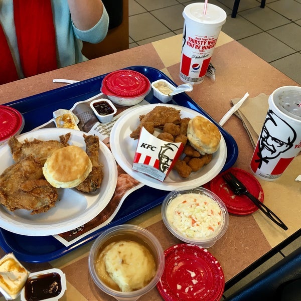 【垃圾留给员工Zap！】妈妈在KFC用餐『不让小孩清理桌子』，还骂他长大是不是要当KFC员工！ - NOODOU