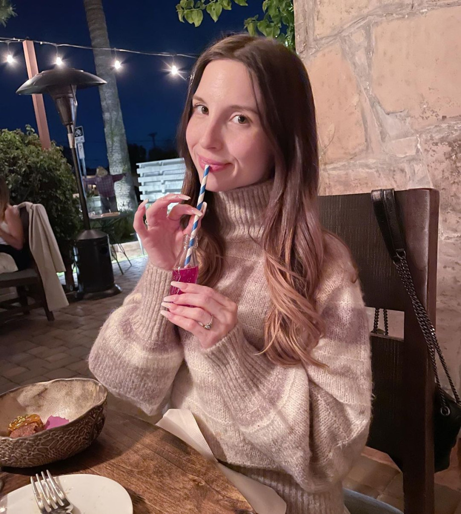 【爆红5男1女Meme】背后故事超心酸！女主角17岁怀孕，19岁出道，2岁孩子却因故丧命！（内附影片） - NOODOU