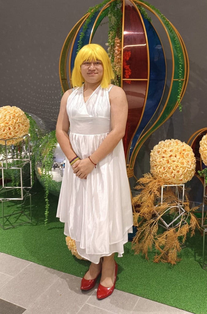 【以前想当帅气的警察！】大马网红『小哈尼』晒中学时期照片，网民惊讶：很像明星！ - NOODOU