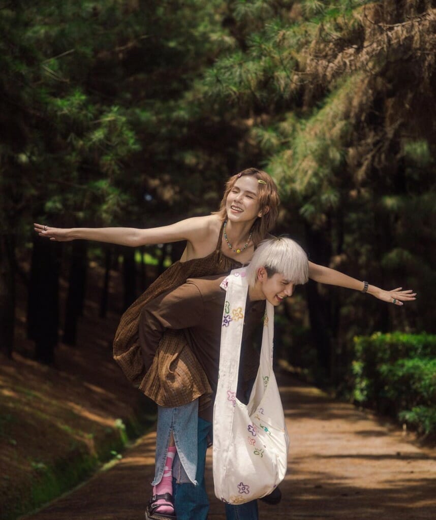 【初恋即永远！】从国中相爱到自创品牌，大马百万订阅YouTuber常勇『成功求婚』女友舒森！ - NOODOU